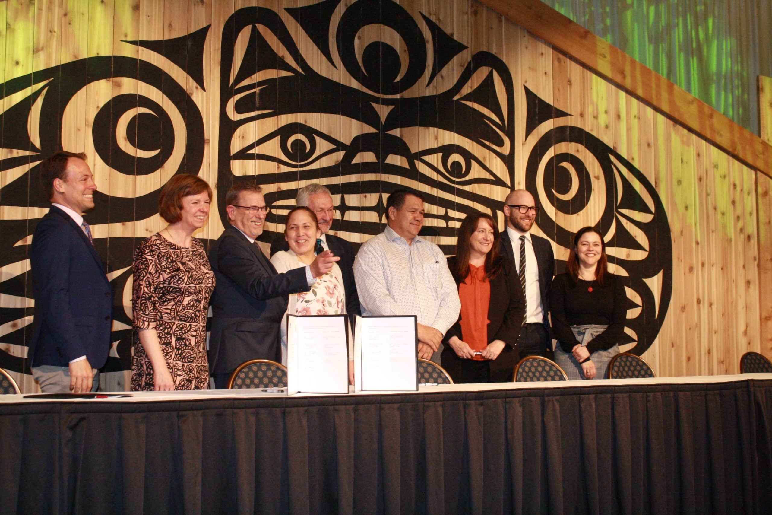Snuneymuxw First Nation and Nanaimo Chamber of Commerce sign MOU